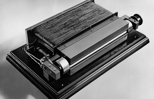 michael faraday invented dynamo