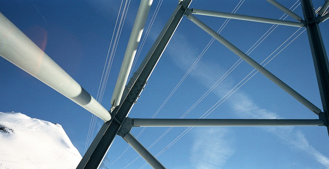 All about power masts | Axpo