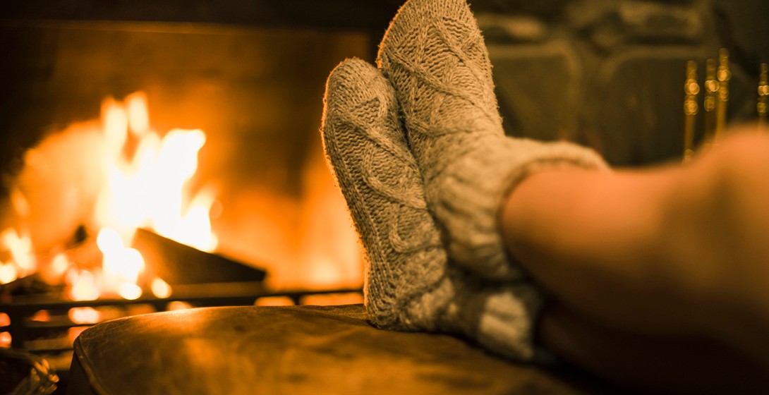 Cuddling by the fire | Axpo