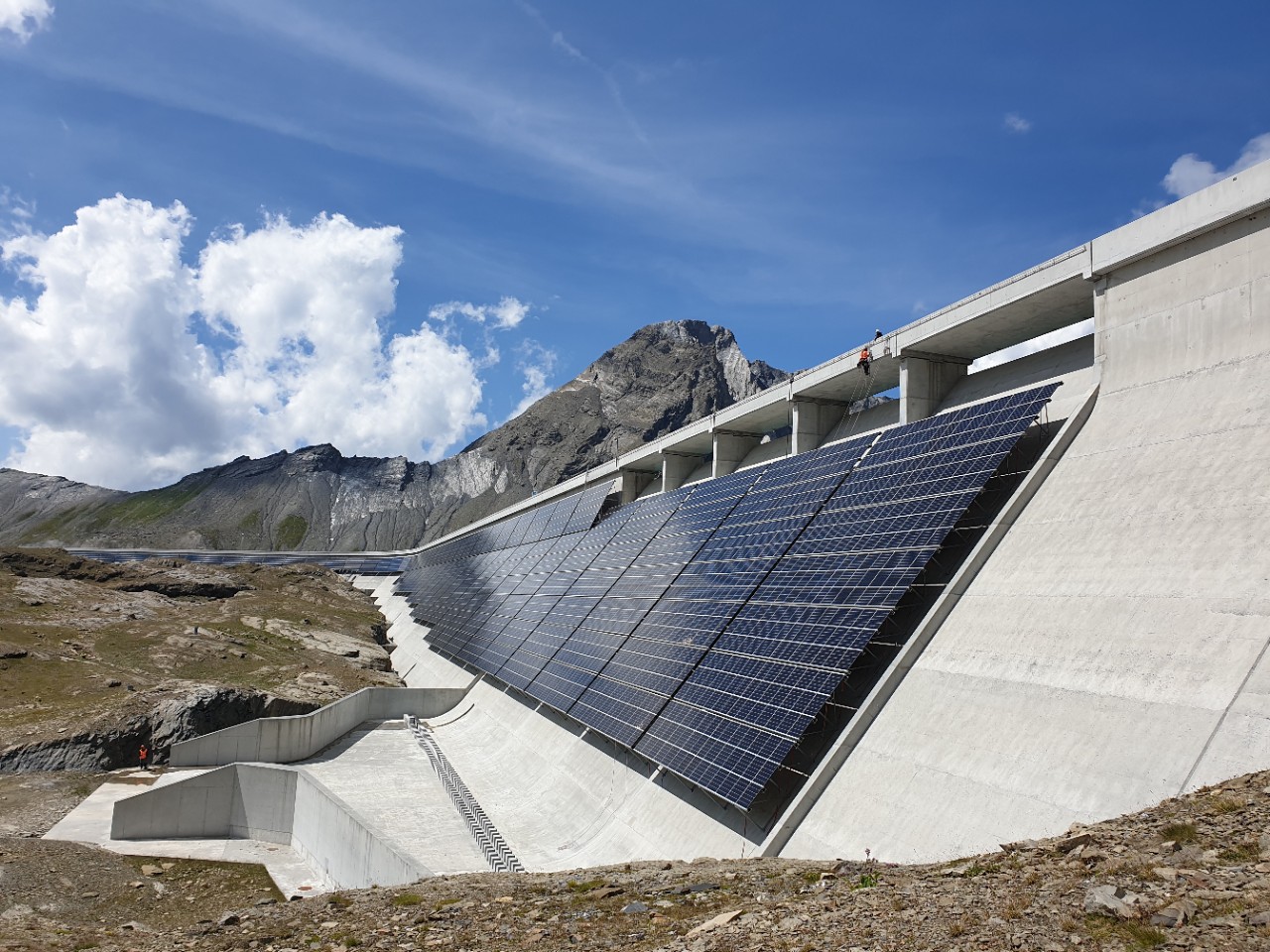 Switzerlands largest alpine solar plant now in full operation | Axpo
